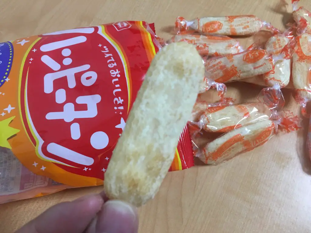Kameda Happy Turn : A Popular Rice Snack with Addicting Powder ...